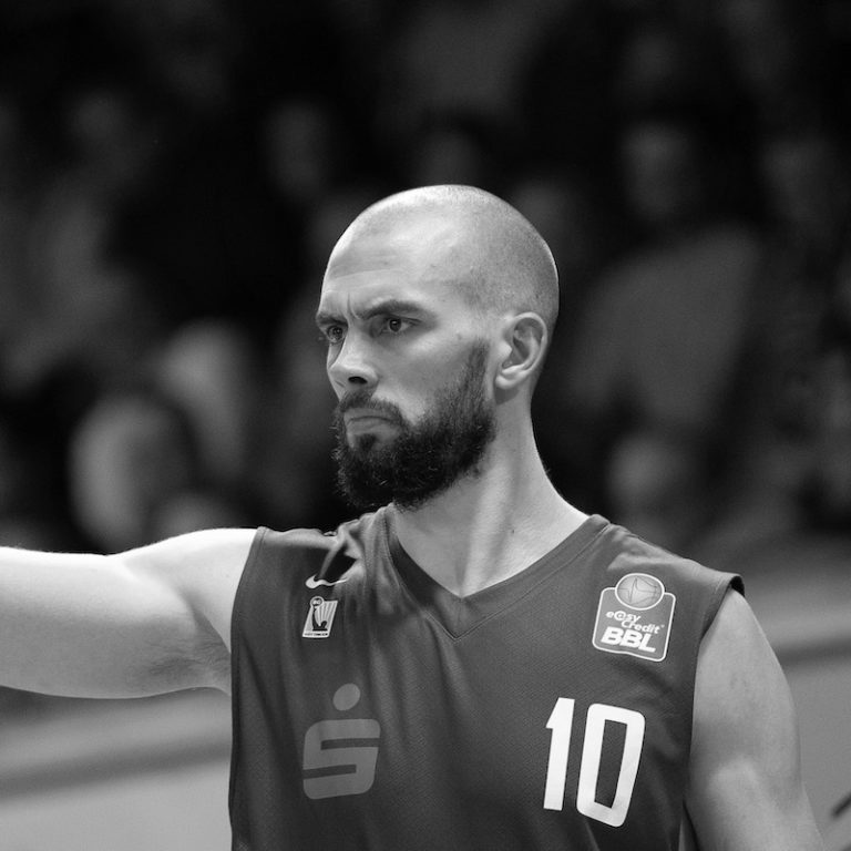 Göttinger Basketball-Familie gedenkt Dennis Kramer - BG Göttingen